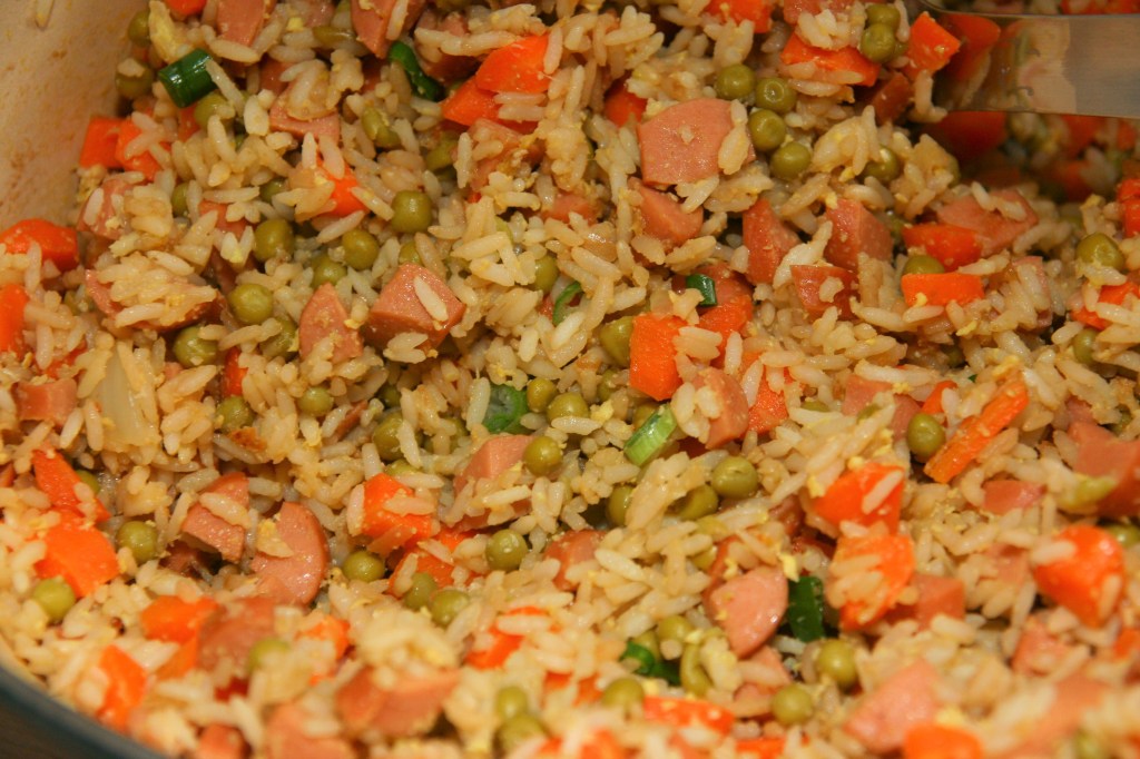 Fried Rice with Hot Dog Sausages – Julie.Nutrition Simple & Tasty